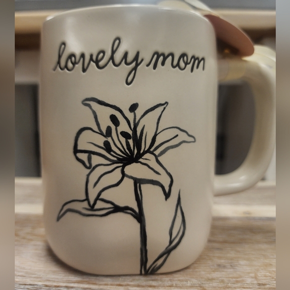 Rae Dunn | Kitchen | Rae Dunn Lovely Mom Lily Flower Mug Inside Is Pink ...